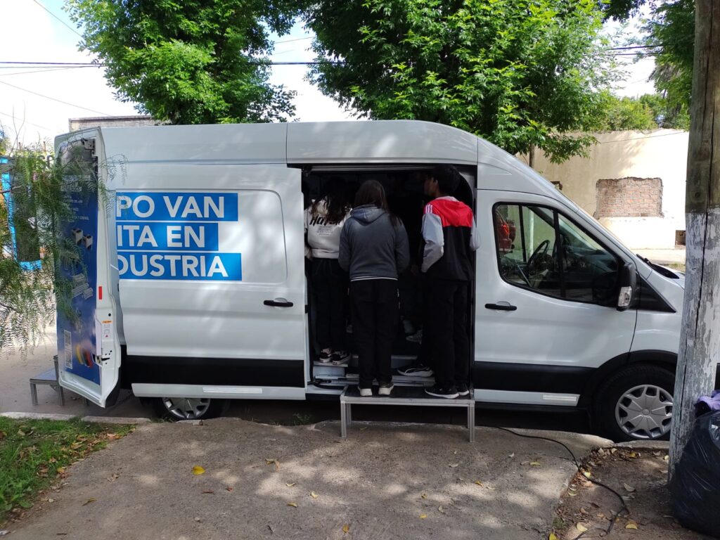 08/11/2024 – La Expo Van en la Escuela Técnica N°1 Manuel Dorrego de ...